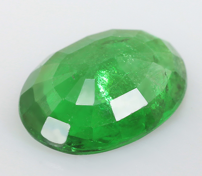 Насыщенный цаворит 1,01 карата купить в интернет магазине Серебряные ...