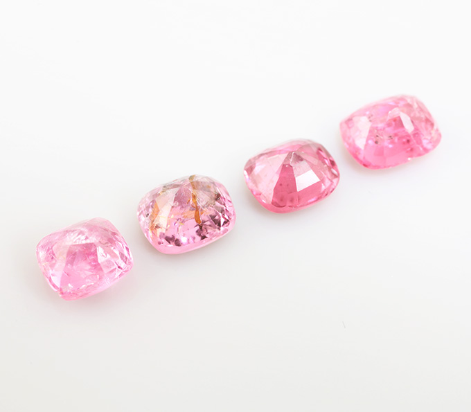 Набор из 4 неоново-розовых шпинелей 4,33 карата купить в интернет ...