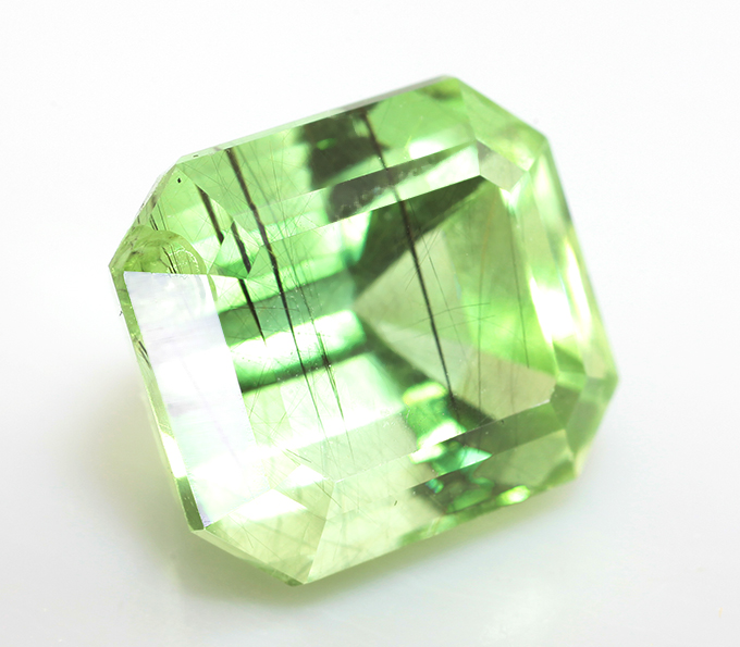 Перидот с рутилом 5,6 карата купить в интернет магазине Серебряные ...